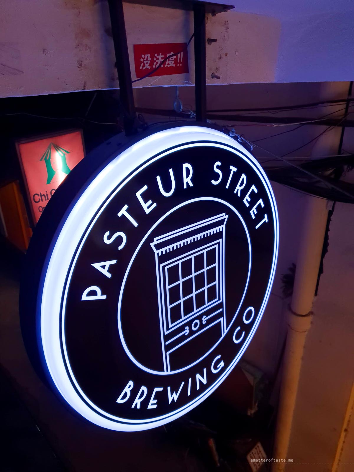 Craft beer, cocktails & speakeasy bars - where to drink in Saigon? - a ...